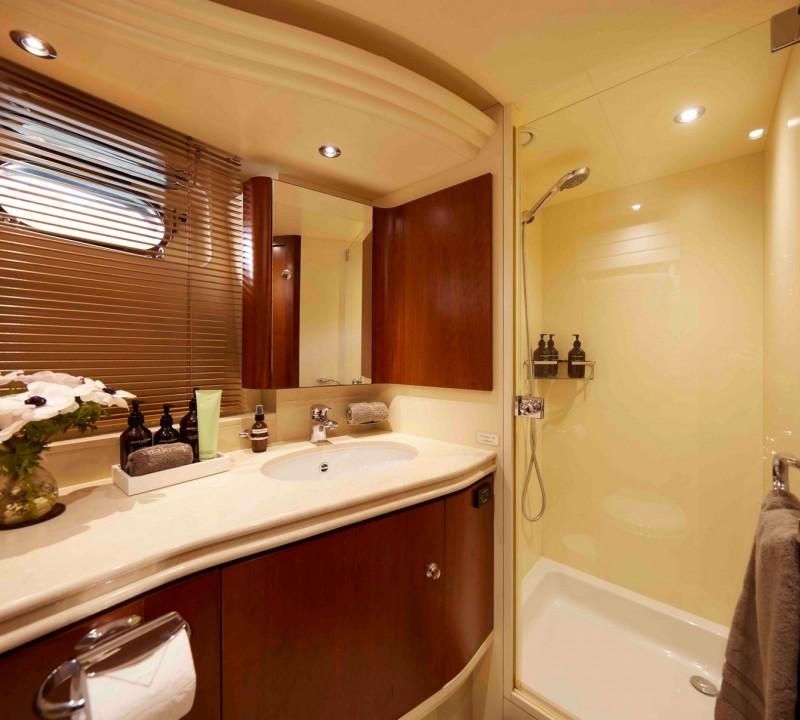 Hamilton Island Luxury Yacht Charters | The Complete 2026 & 2027 Guide ...